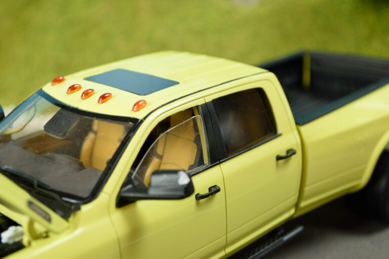 3500 dually pickup truck. Full resin kit, 1/24 – A&N Model Trucks